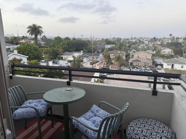 Whole Studio with Balcony available for summer