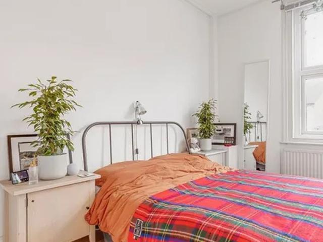What the Fish, 170 Upper Richmond Road West, London, SW14 8AW, United Kingdom | 2 bed apartment for rent #82506279 | Rentberry