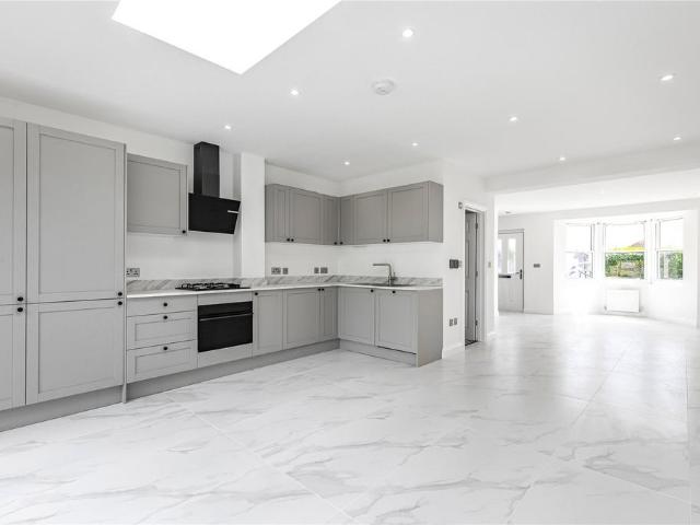 Whatley Avenue, Wimbledon, London, SW20 3 bed terraced house to rent £2,950 pcm £681 pw