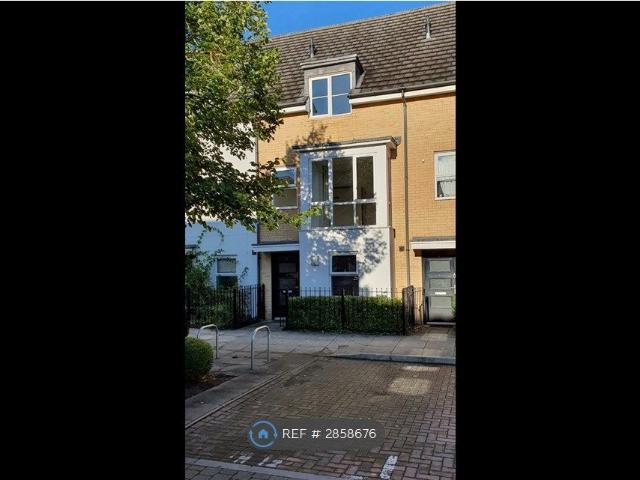 Whale Avenue, Reading RG2, 4 bed terraced house to rent, £2,550 pcm | PrimeLocation