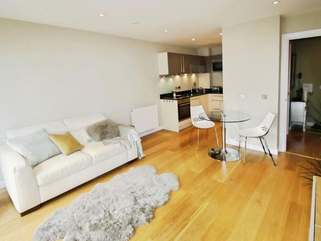 Wharf Approach, Leeds, West Yorkshire LS1, 1 bed flat to rent, £1,100 pcm | PrimeLocation