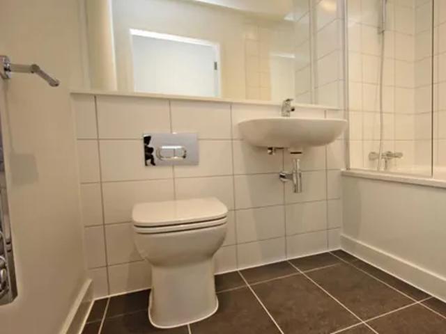 Wharf End, Stretford, M17 1GW, United Kingdom | 2 bed apartment for rent #154574622 | Rentberry
