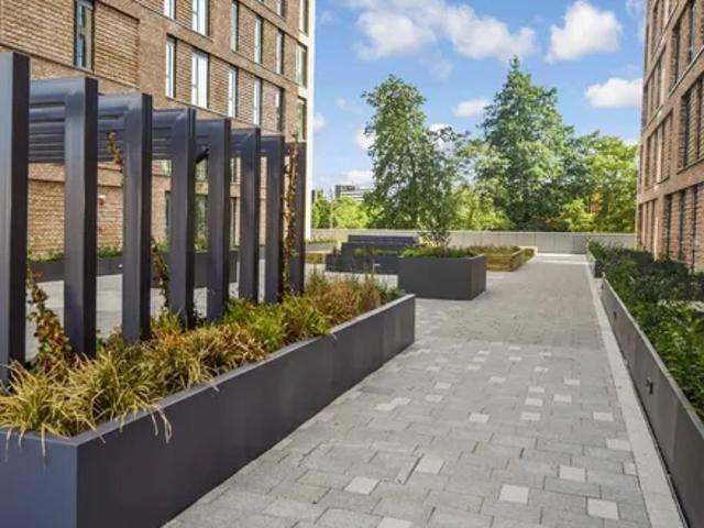 Wharf End, Stretford, M17 1HY, United Kingdom | 2 bed apartment for rent #167620143 | Rentberry