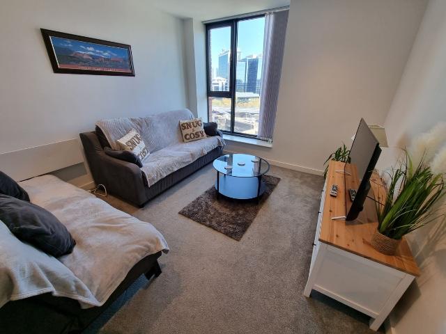 Wharf End, Trafford Park M17, 1 bed flat to rent, £1,075 pcm | PrimeLocation