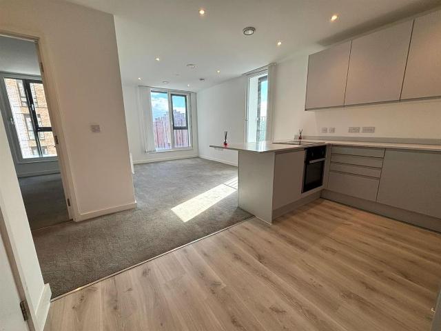 Wharf End, Trafford Park M17, 2 bed flat to rent, £1,300 pcm | PrimeLocation