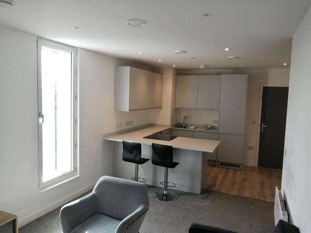 Wharf End, Trafford Park, Manchester M17, 2 bed flat to rent, £1,200 pcm | PrimeLocation