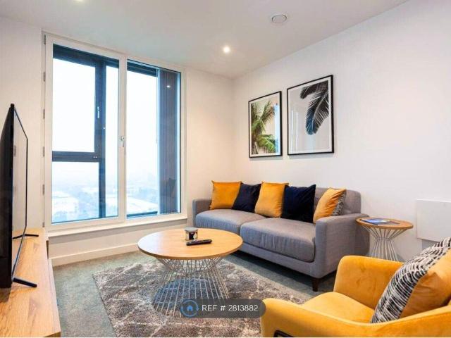 Wharf End, Trafford Park, Manchester M17, 2 bed flat to rent, £1,275 pcm | PrimeLocation