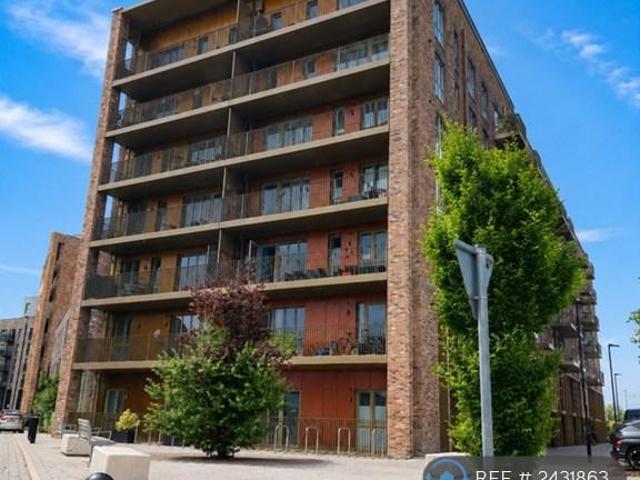 Wharf Road, Chelmsford, CM2 2 bed flat to rent £1,650 pcm £381 pw