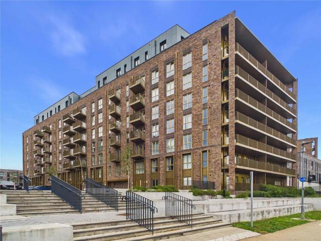 Wharf Road, Chelmsford, Essex, CM2 2 bed maisonette to rent £1,750 pcm £404 pw