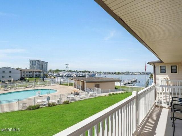 Wharfside Dr, Monmouth Beach, Condo For Sale