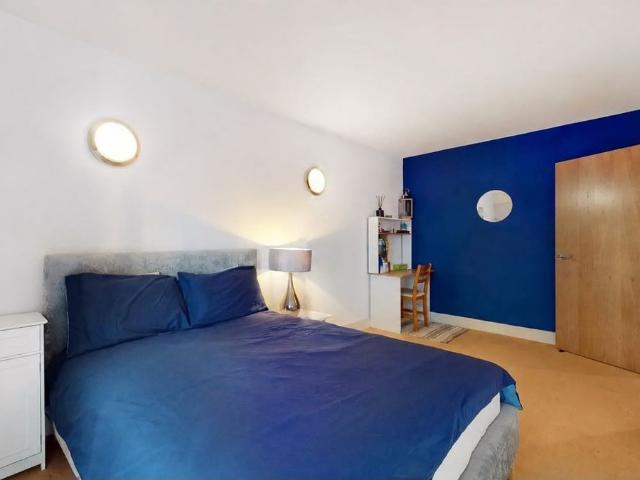 Wharfside Point South E14, 1 bed flat to rent, £1,800 pcm | PrimeLocation