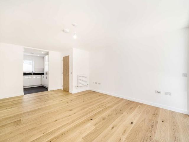 Wharncliffe Mews, SW4, London