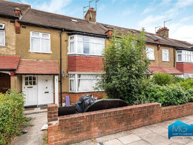 Whetstone, London, N20 3 bed maisonette to rent £2,400 pcm £554 pw