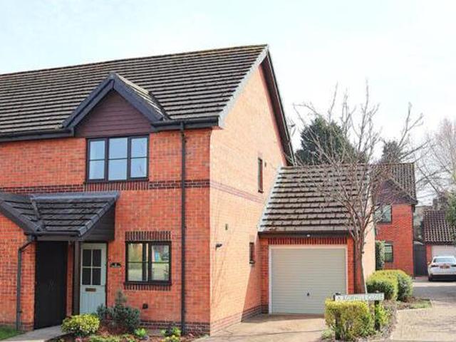 Whetstone Road, Farnborough, 2 Bedroom Semi detached