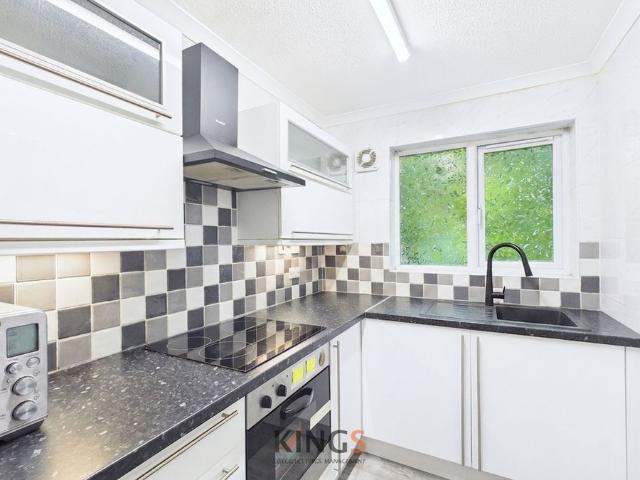 Wheat Close, Sandridge AL4, Studio to rent, £1,000 pcm | PrimeLocation