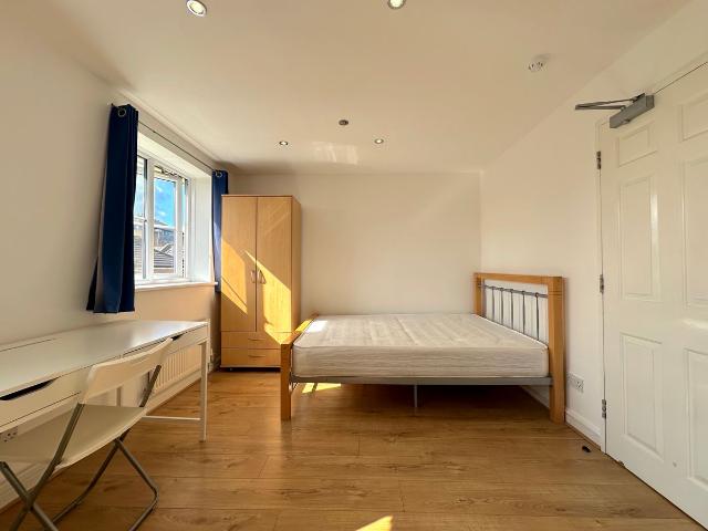 Wheat Sheaf Close, Canary Wharf, London E14, 7 bed town house to rent, £5,700 pcm | PrimeLocation