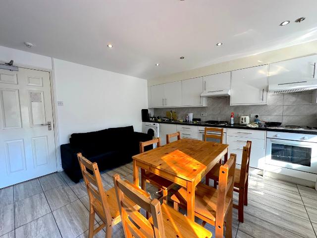Wheat Sheaf Close, Isle Of Dogs E14, 7 bed terraced house to rent, £6,000 pcm | PrimeLocation