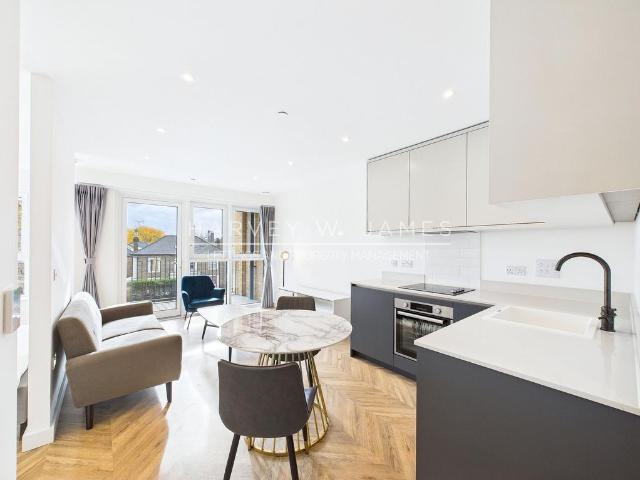 Wheatfield Way, Yorke House, KT1 Studio to rent £1,800 pcm £415 pw