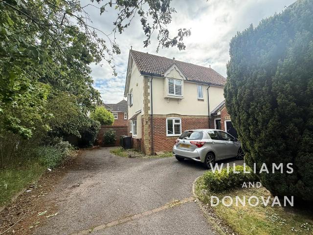 Wheatfields, Stambridge, Rochford SS4, 3 bed detached house to rent, £2,000 pcm | PrimeLocation