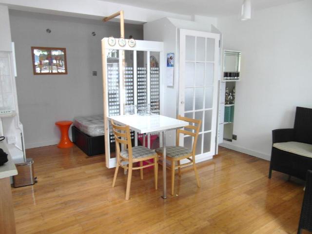 Wheatlands, Hounslow TW5 Studio to rent £1,000 pcm £231 pw