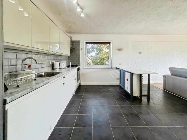 Wheatlands, Hounslow 2 bed house to rent £1,900 pcm £438 pw