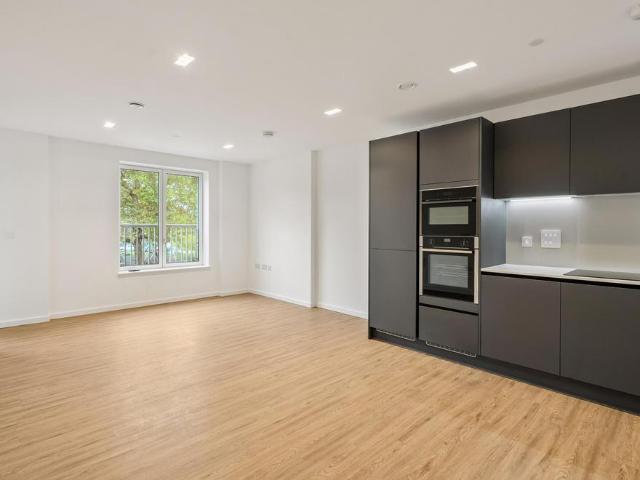 Wheatstone Gardens, London, W10 1 bed flat to rent £2,600 pcm £600 pw
