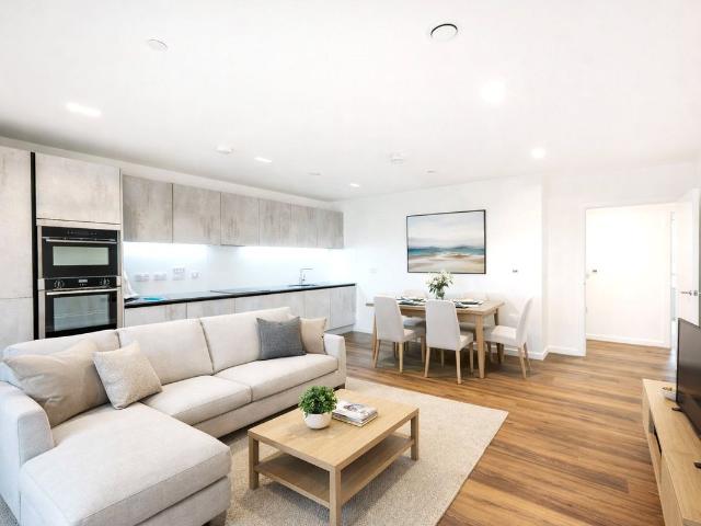 Wheatstone Gardens, London W10, 2 bed flat to rent, £3,495 pcm | PrimeLocation