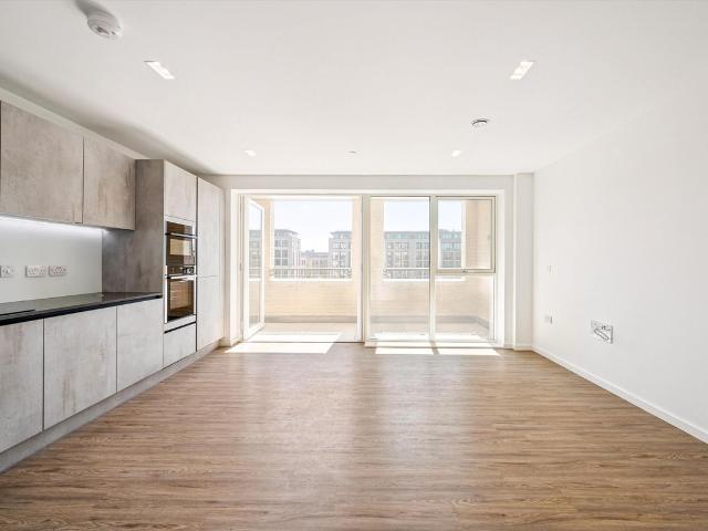 Wheatstone Gardens, London W10, 2 bed flat to rent, £3,532 pcm | PrimeLocation