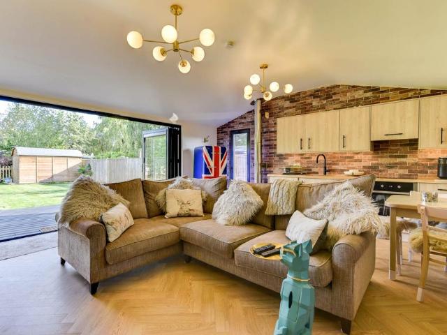 Wheatsheaf Road, Henfield 1 bed lodge to rent £2,968 pcm £685 pw