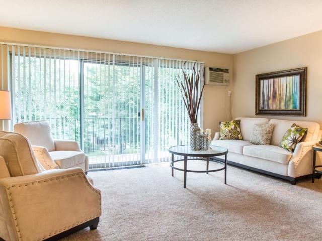 Wheelock Parkway Apartments 1 Bedroom Apartment for Rent at 1609 Woodbridge St, St. Paul, MN 55117 North of Maryland