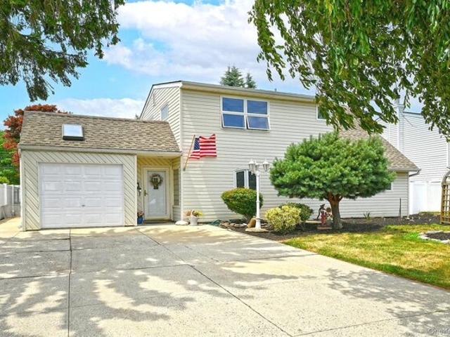 Wheelbarrow Ln, Wantagh, Home For Sale