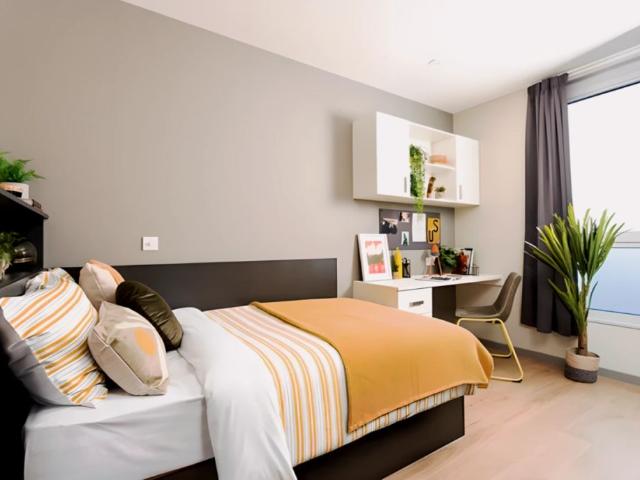 WHEELCHAIR ACCESSIBLE ENSUITE