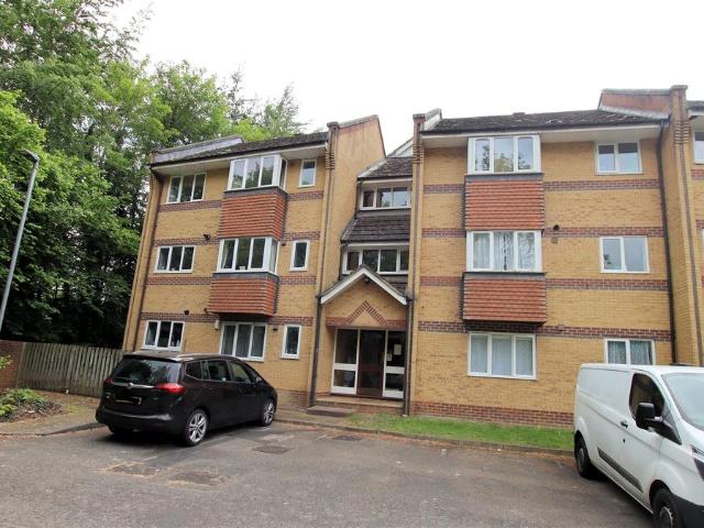 Wheeler Court, Tilehurst, Reading RG31, 2 bed flat to rent, £1,300 pcm | PrimeLocation