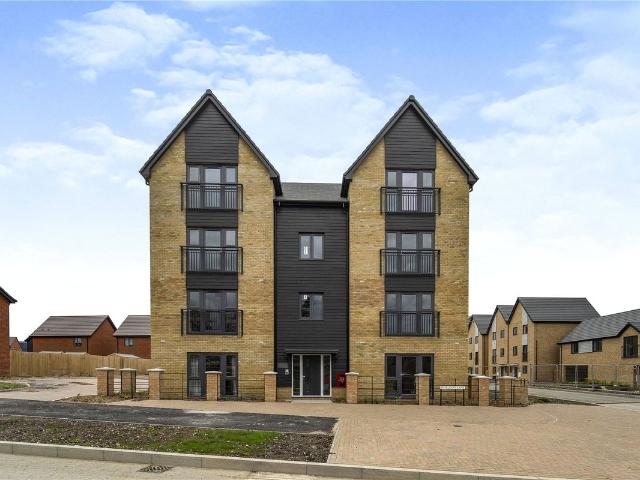 Wheldon Lane, Crowthorne, Berkshire RG45, 1 bed flat to rent, £1,350 pcm | PrimeLocation