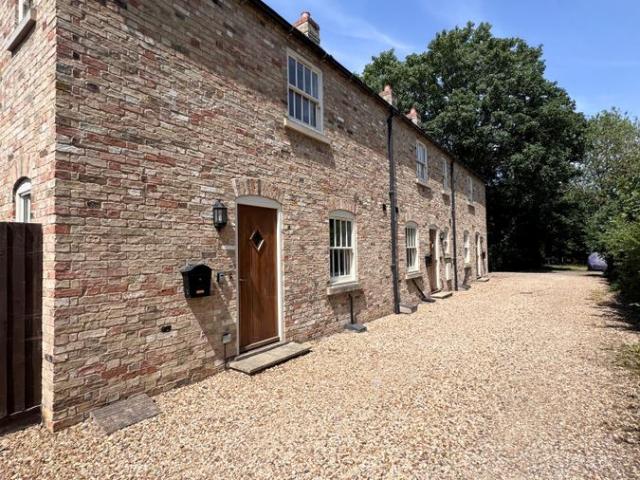 Whellams Yard, Huntingdon PE26, 2 bed property to rent, £900 pcm | PrimeLocation