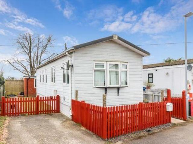 Whelpley Hill, Whelpley Hill Park, Chesham, 2 Bedroom Detached