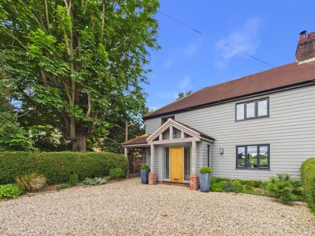 Whepstead Road, Bury St Edmunds IP29 4 bed semi detached house to rent £2,800 pcm £646 pw