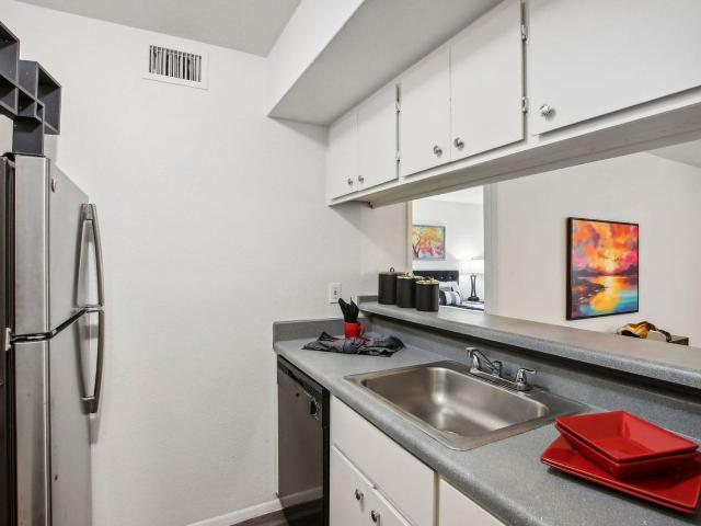 Where Comfort Meets Affordability Studio Apartment for Rent at 14830 N Black Canyon Hwy, Phoenix, AZ 85053