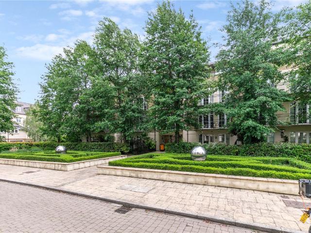 Whitcome Mews, Kew, Surrey TW9, 2 bed flat to rent, £2,950 pcm | PrimeLocation