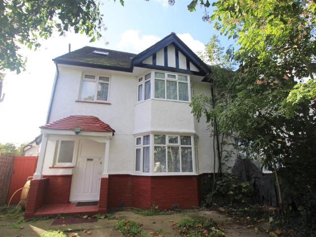 Whitchurch Lane, Edgware, Greater London HA8, Room to rent, £950 pcm | PrimeLocation