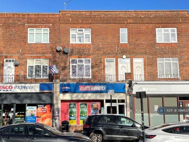 Whitchurch Lane, Edgware, HA8 2 bed flat to rent £1,650 pcm £381 pw