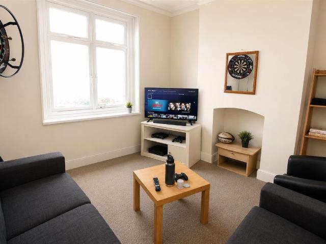 Whitchurch Place, Cardiff CF24, 4 bed shared accommodation to rent, £2,200 pcm | PrimeLocation