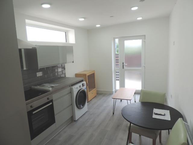 Whitchurch Road, Cardiff CF14, 2 bed flat to rent, £1,195 pcm | PrimeLocation