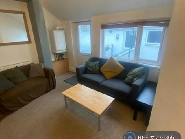 Whitchurch Road, Cardiff, CF14 3 bed flat to rent £1,725 pcm £398 pw