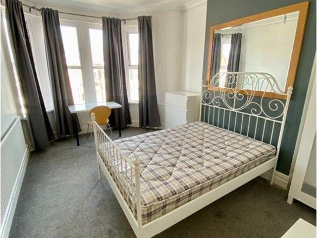 Whitchurch Road, Cardiff CF14, 3 bed flat to rent, £1,725 pcm | PrimeLocation