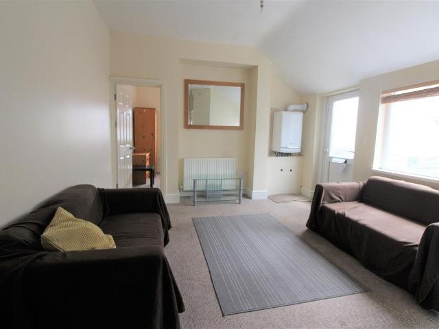 Whitchurch Road, Heath, Cardiff CF14, 3 bed flat to rent, £1,725 pcm | PrimeLocation
