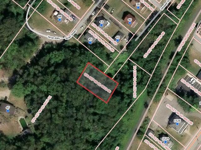 Whitaker Ave, Burgettstown, PA 15021