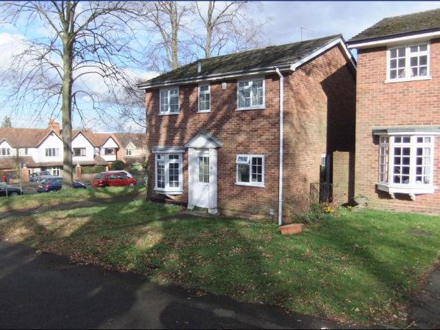 Whitby Drive, Reading RG1, 4 bed detached house to rent, £2,500 pcm | PrimeLocation
