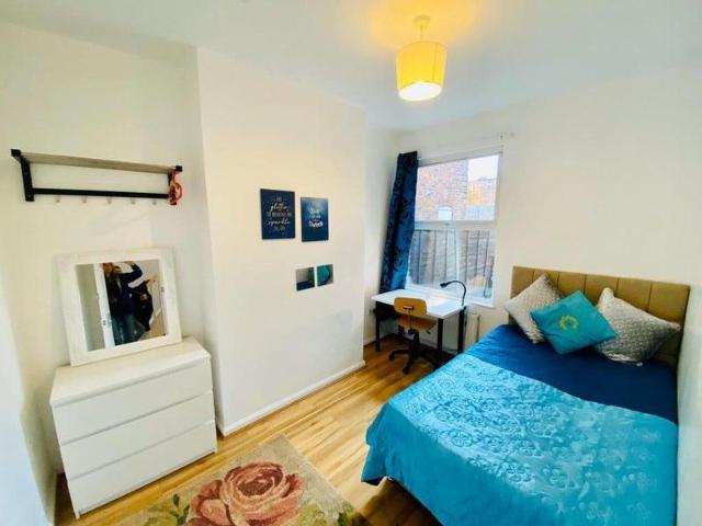 Whitby Road, Manchester M14 7 bed terraced house to rent £3,943 pcm £910 pw