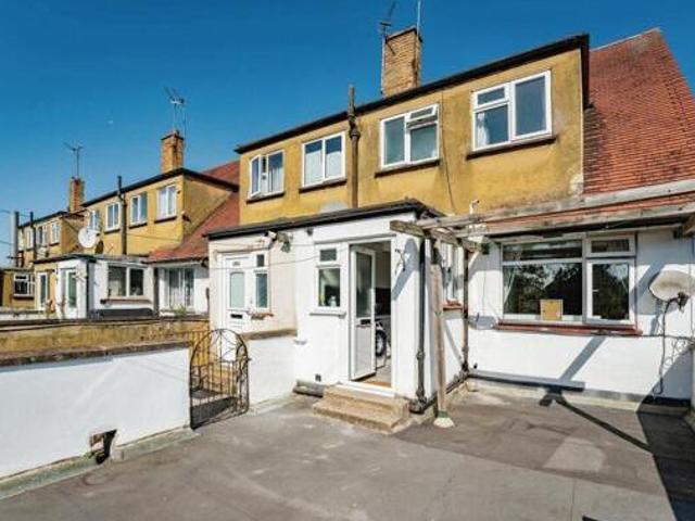 Whitby Road, Ruislip, 3 Bedroom Maisonette